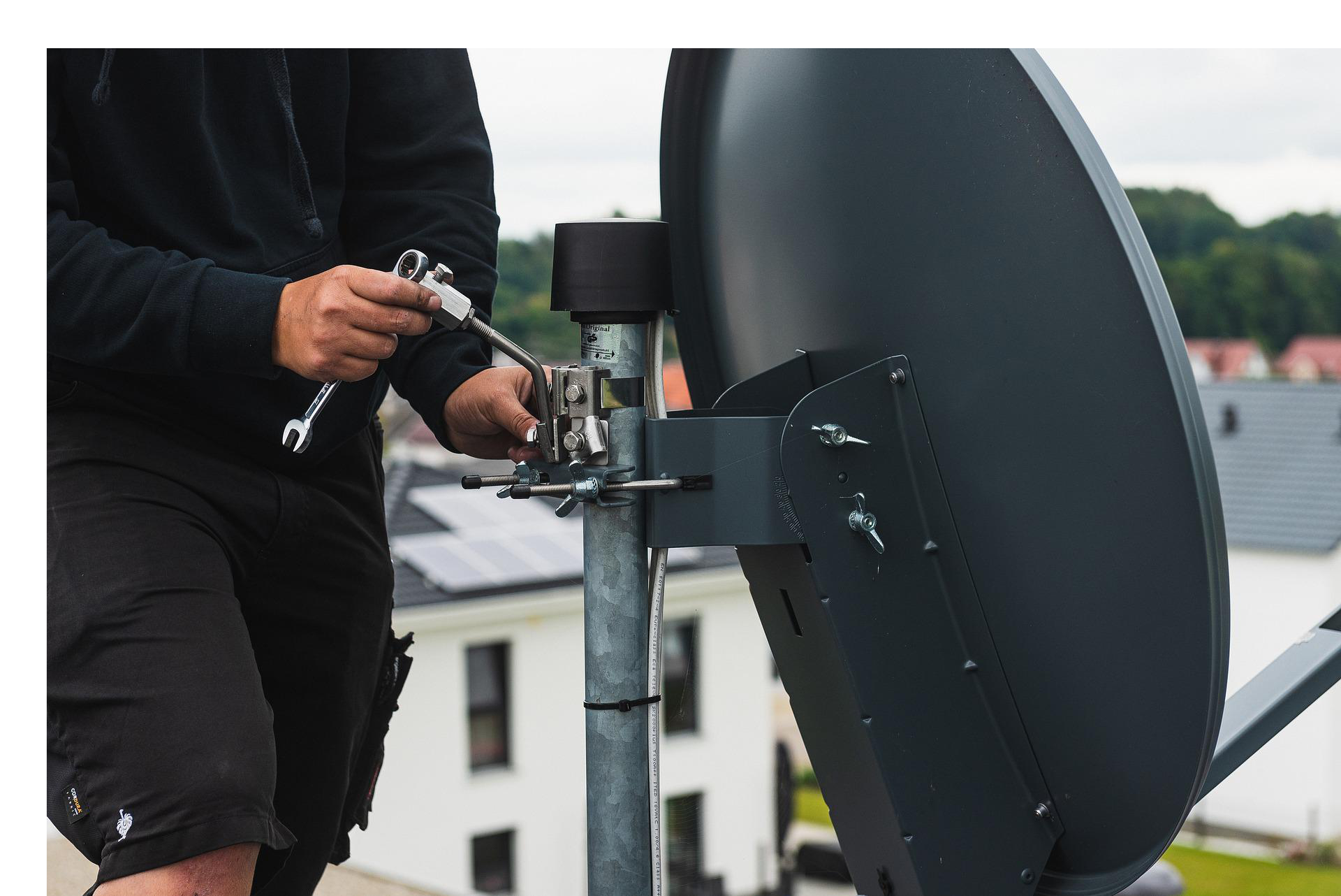 Montage, Reparatur und Ausrichtung von SAT-Anlagen | Elektro Rausch